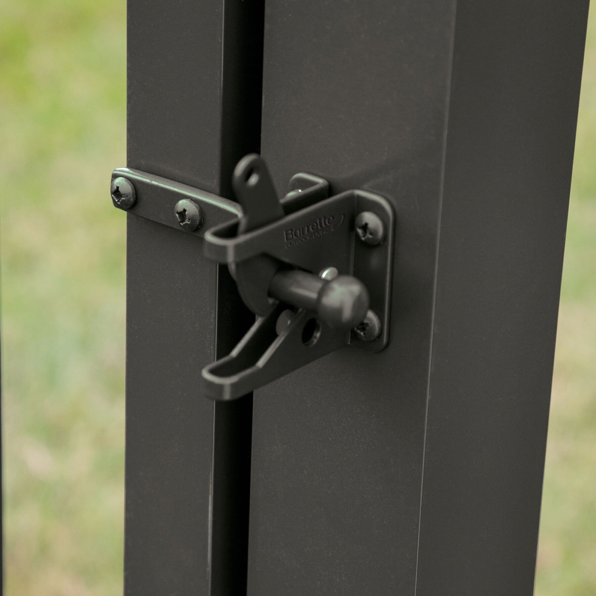 Gravity Latch – FenceCenter